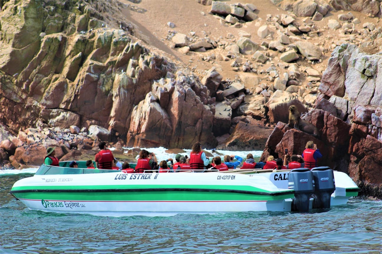 Ballestas Islands + Golden shadows trek + Los Frayles Tours